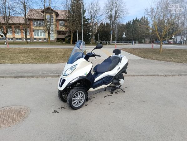 Balts Piaggio MP3 2010 Mažeikiai, ar dzinēja tilpumu 0.13 L un nobraukumu 5 tūkst. km par 1150 €, foto 3 vietnē AUTOMOTO.COM.LV