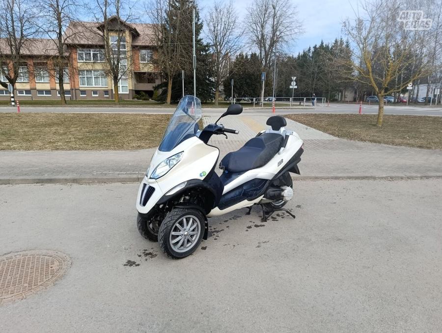 Balts Piaggio MP3 2010 Mažeikiai, ar dzinēja tilpumu 0.13 L un nobraukumu 5 tūkst. km par 1150 €, foto 3 vietnē AUTOMOTO.COM.LV