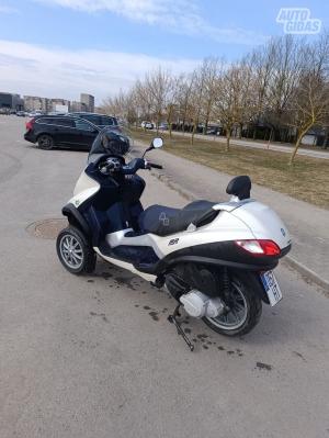 Balts Piaggio MP3 2010 Mažeikiai, ar dzinēja tilpumu 0.13 L un nobraukumu 5 tūkst. km par 1150 €, foto 5 vietnē AUTOMOTO.COM.LV