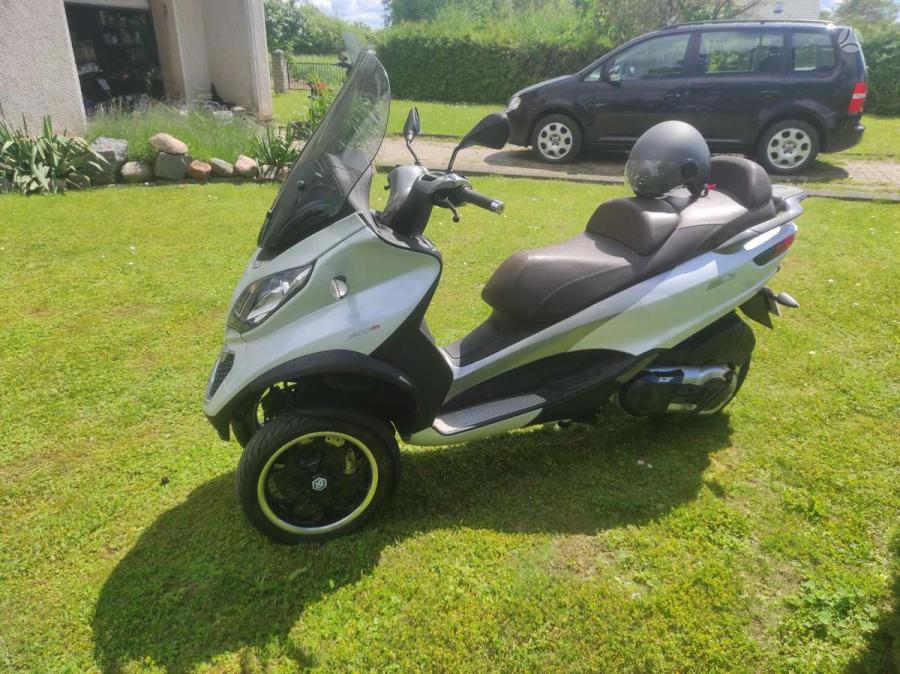 Balts Piaggio MP3 2014 Kauņa, ar dzinēja tilpumu 0.50 L un nobraukumu 29 tūkst. km par 2950 €, foto 1 vietnē AUTOMOTO.COM.LV