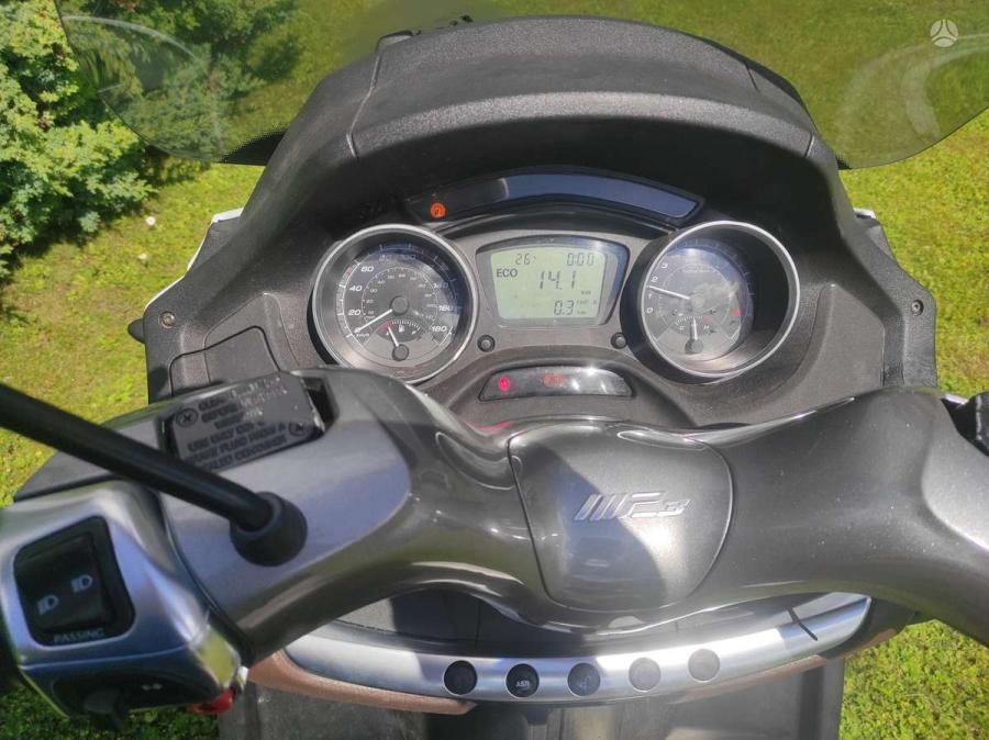 Balts Piaggio MP3 2014 Kauņa, ar dzinēja tilpumu 0.50 L un nobraukumu 29 tūkst. km par 2950 €, foto 4 vietnē AUTOMOTO.COM.LV