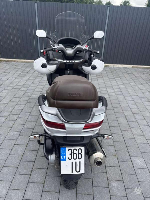 Белый Piaggio MP3 2014 в Клайпеда, объемом двигателя 0.50 л и пробегом 24 тыс. км за 3600 €, фото 3 на AUTOMOTO.COM.LV