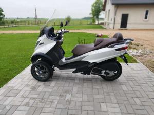 Balts Piaggio MP3 2015 Tauragė, ar dzinēja tilpumu 0.30 L un nobraukumu 36 tūkst. km par 2600 €, foto 5 vietnē AUTOMOTO.COM.LV