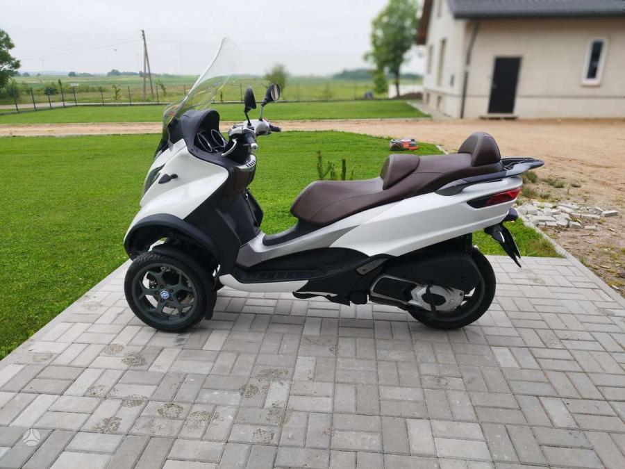 Balts Piaggio MP3 2015 Tauragė, ar dzinēja tilpumu 0.30 L un nobraukumu 36 tūkst. km par 2600 €, foto 5 vietnē AUTOMOTO.COM.LV