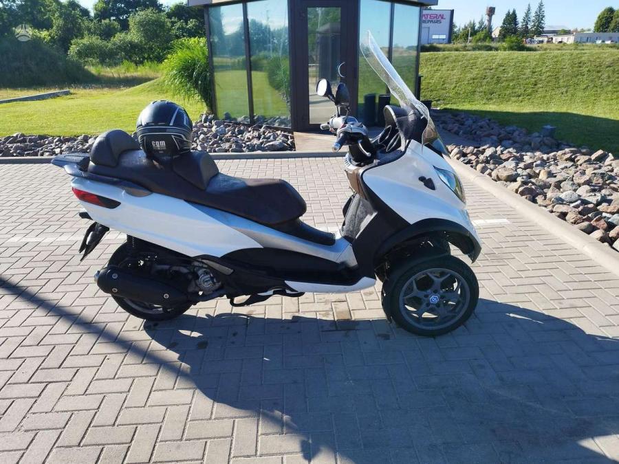 Balts Piaggio MP3 2015 Tauragė, ar dzinēja tilpumu 0.30 L un nobraukumu 36 tūkst. km par 2600 €, foto 12 vietnē AUTOMOTO.COM.LV