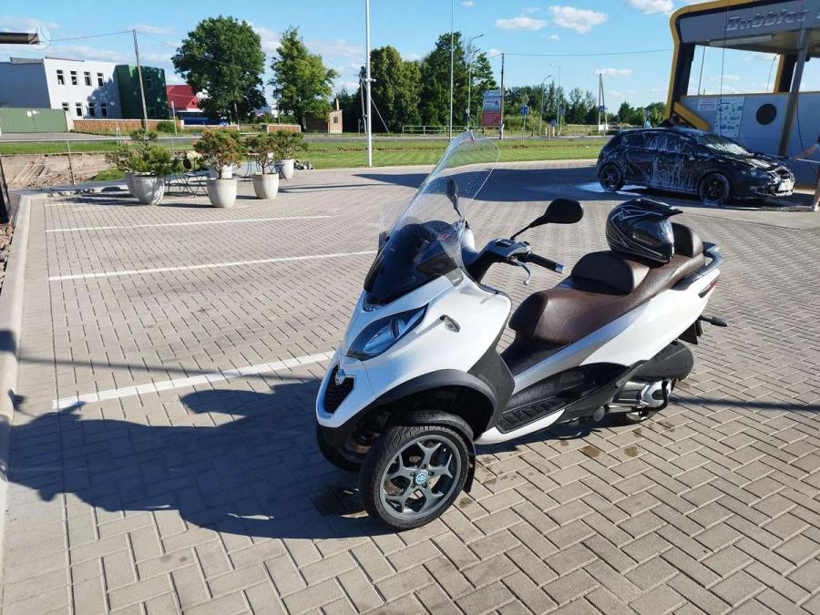 Белый Piaggio MP3 2015 в Таураге, объемом двигателя 0.30 л и пробегом 36 тыс. км за 2400 €, фото 11 на AUTOMOTO.COM.LV