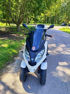 Balts Piaggio MP3 2021 Kauņa, ar dzinēja tilpumu 0.30 L un nobraukumu 5 tūkst. km par 4500 €, foto 3 vietnē AUTOMOTO.COM.LV