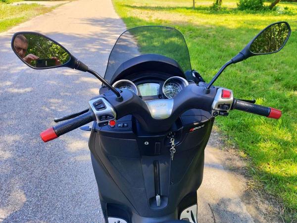 Balts Piaggio MP3 2021 Kauņa, ar dzinēja tilpumu 0.30 L un nobraukumu 5 tūkst. km par 4500 €, foto 6 vietnē AUTOMOTO.COM.LV