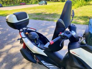 Balts Piaggio MP3 2021 Kauņa, ar dzinēja tilpumu 0.30 L un nobraukumu 5 tūkst. km par 4500 €, foto 7 vietnē AUTOMOTO.COM.LV