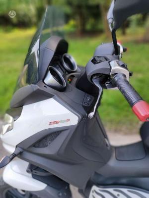 Balts Piaggio MP3 2021 Kauņa, ar dzinēja tilpumu 0.30 L un nobraukumu 5 tūkst. km par 4500 €, foto 13 vietnē AUTOMOTO.COM.LV