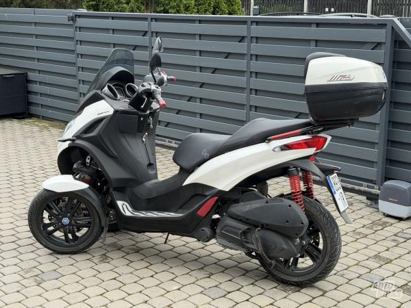 Белый Piaggio MP3 2021 в Каунас, объемом двигателя 0.30 л и пробегом 6 тыс. км за 3999 €, фото 3 на AUTOMOTO.COM.LV