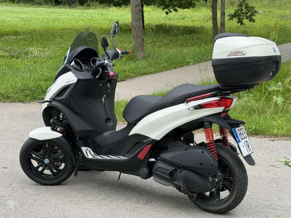 Balts Piaggio MP3 2021 Kauņa, ar dzinēja tilpumu 0.30 L un nobraukumu 6 tūkst. km par 3990 €, foto 6 vietnē AUTOMOTO.COM.LV