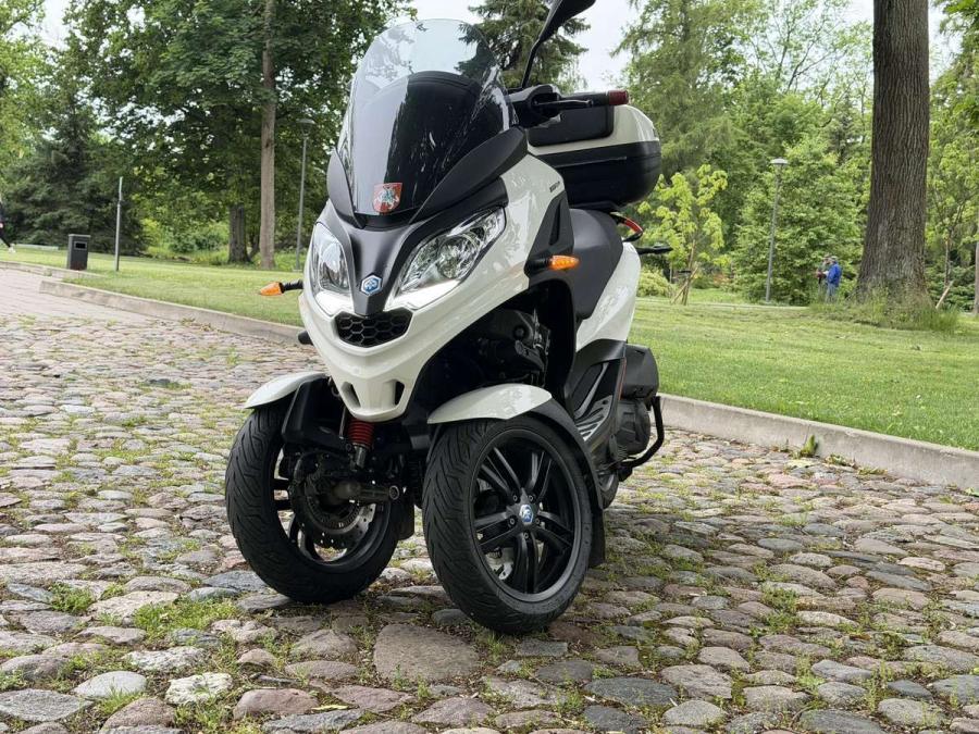 Белый Piaggio MP3 2021 в Каунас, объемом двигателя 0.30 л и пробегом 6 тыс. км за 3990 €, фото 12 на AUTOMOTO.COM.LV