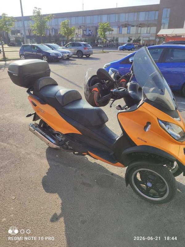 Dzeltens Piaggio MP3 2016 Šilutė, ar dzinēja tilpumu 0.50 L un nobraukumu 17 tūkst. km par 3900 €, foto 2 vietnē AUTOMOTO.COM.LV