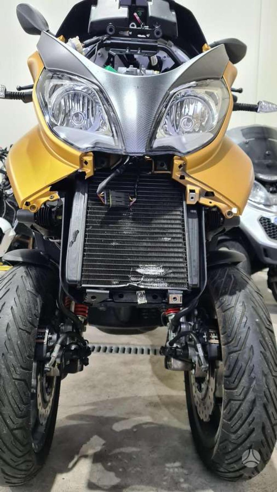 Желтый Piaggio MP3 2020 в Каунас, объемом двигателя 0.50 л и пробегом 8 тыс. км за 5900 €, фото 13 на AUTOMOTO.COM.LV