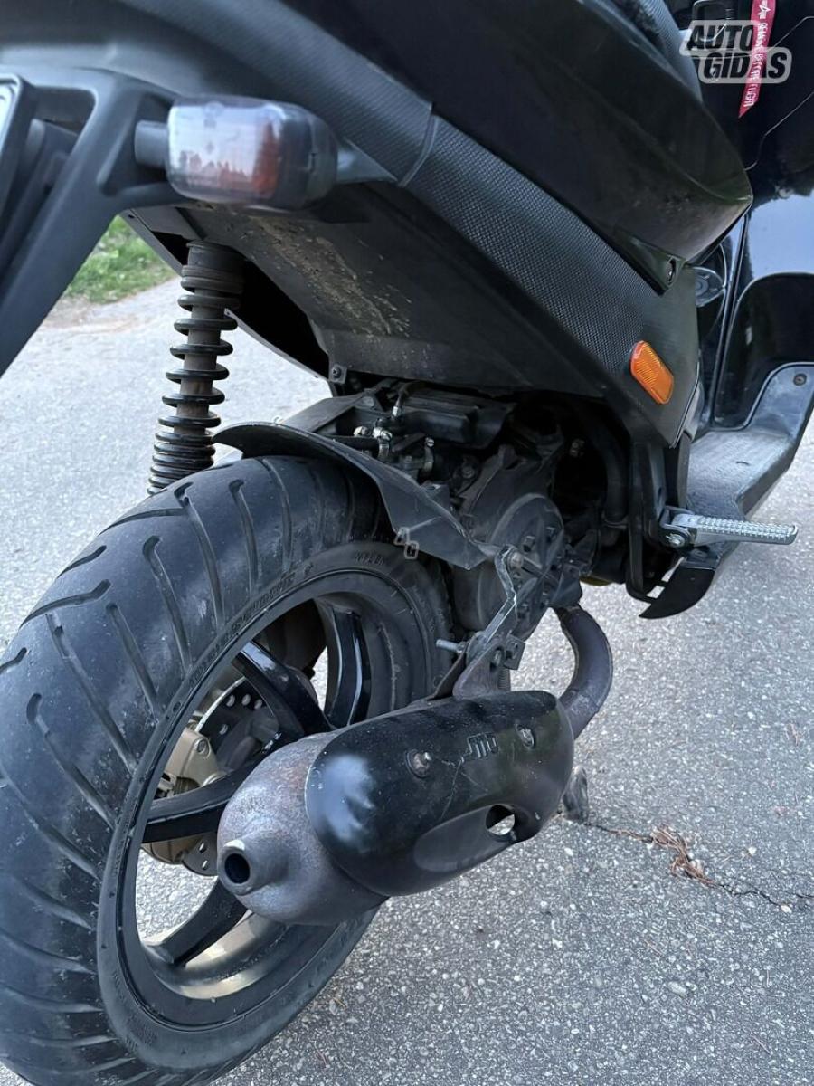 Черный Piaggio NRG 2006 в Купишкис, объемом двигателя 0.05 л и пробегом 13 тыс. км за 1250 €, фото 6 на AUTOMOTO.COM.LV