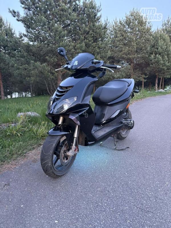 Черный Piaggio NRG 2006 в Купишкис, объемом двигателя 0.05 л и пробегом 13 тыс. км за 1250 €, фото 8 на AUTOMOTO.COM.LV