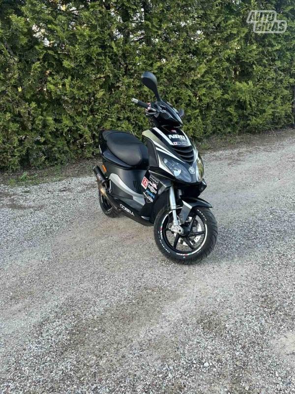 Black Piaggio NRG 2009 in Vilnius, with an engine capacity of 0.05 L and mileage of 26 thousand km for 1450 €, photo 1 on AUTOMOTO.COM.LV