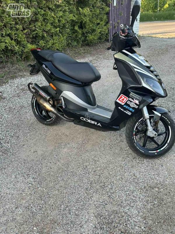 Black Piaggio NRG 2009 in Vilnius, with an engine capacity of 0.05 L and mileage of 26 thousand km for 1450 €, photo 3 on AUTOMOTO.COM.LV