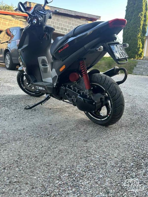 Black Piaggio NRG 2009 in Vilnius, with an engine capacity of 0.05 L and mileage of 26 thousand km for 1450 €, photo 5 on AUTOMOTO.COM.LV