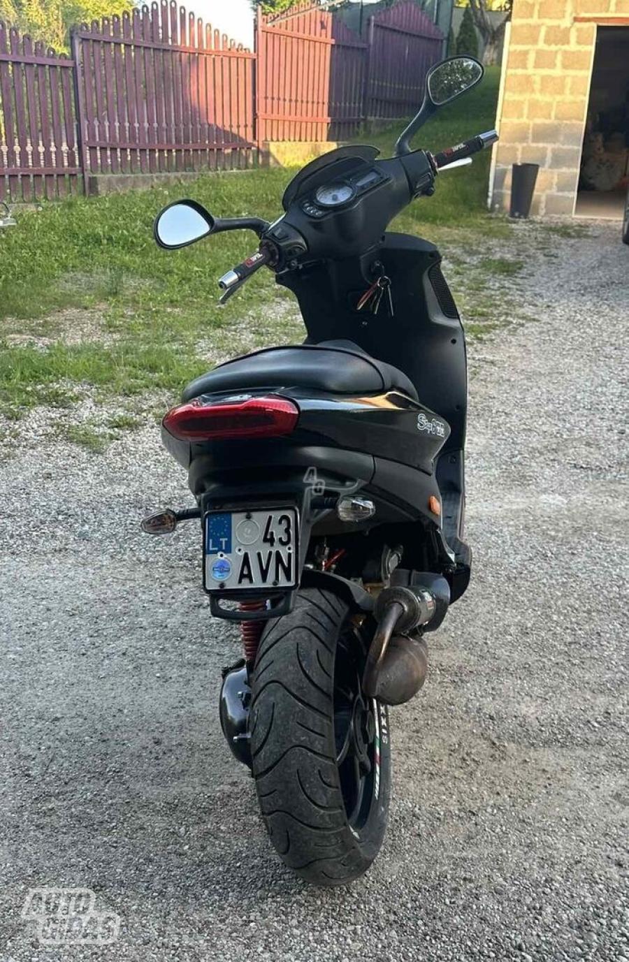 Черный Piaggio NRG 2009 в Вильнюс, объемом двигателя 0.05 л и пробегом 26 тыс. км за 1450 €, фото 8 на AUTOMOTO.COM.LV