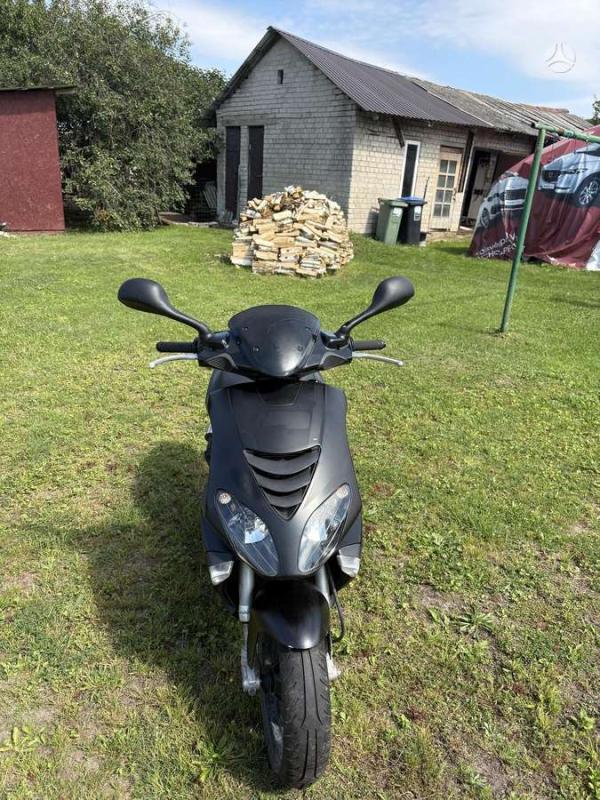 Melns Piaggio NRG 2009 Viļņa, ar dzinēja tilpumu 49.00 L un nobraukumu 8 tūkst. km par 600 €, foto 2 vietnē AUTOMOTO.COM.LV