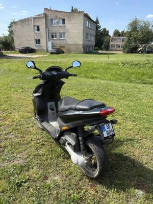 Black Piaggio NRG 2009 in Vilnius, with an engine capacity of 49.00 L and mileage of 8 thousand km for 600 €, photo 7 on AUTOMOTO.COM.LV