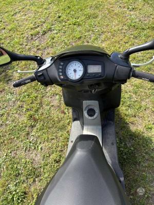 Black Piaggio NRG 2009 in Vilnius, with an engine capacity of 49.00 L and mileage of 8 thousand km for 600 €, photo 12 on AUTOMOTO.COM.LV