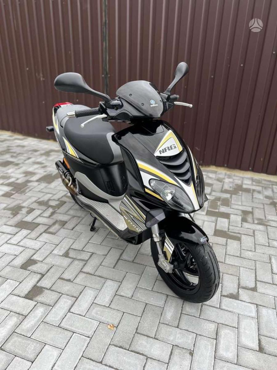 Черный Piaggio NRG 2010 в Каунас, объемом двигателя 49.00 л и пробегом 21 тыс. км за 1450 €, фото 1 на AUTOMOTO.COM.LV