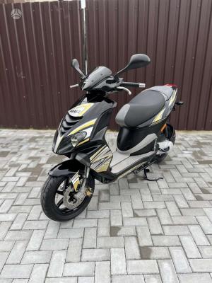 Черный Piaggio NRG 2010 в Каунас, объемом двигателя 49.00 л и пробегом 21 тыс. км за 1450 €, фото 3 на AUTOMOTO.COM.LV