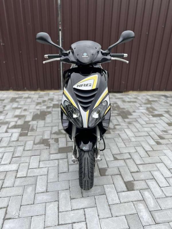 Черный Piaggio NRG 2010 в Каунас, объемом двигателя 49.00 л и пробегом 21 тыс. км за 1450 €, фото 4 на AUTOMOTO.COM.LV