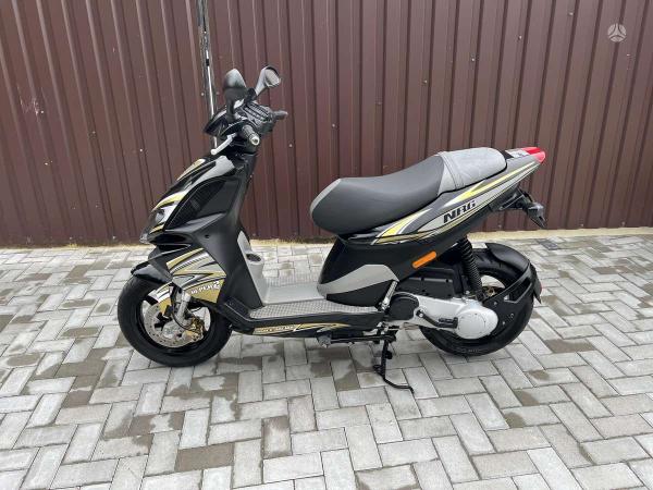 Черный Piaggio NRG 2010 в Каунас, объемом двигателя 49.00 л и пробегом 21 тыс. км за 1450 €, фото 6 на AUTOMOTO.COM.LV