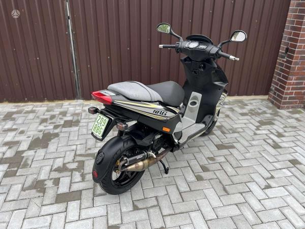 Черный Piaggio NRG 2010 в Каунас, объемом двигателя 49.00 л и пробегом 21 тыс. км за 1450 €, фото 7 на AUTOMOTO.COM.LV
