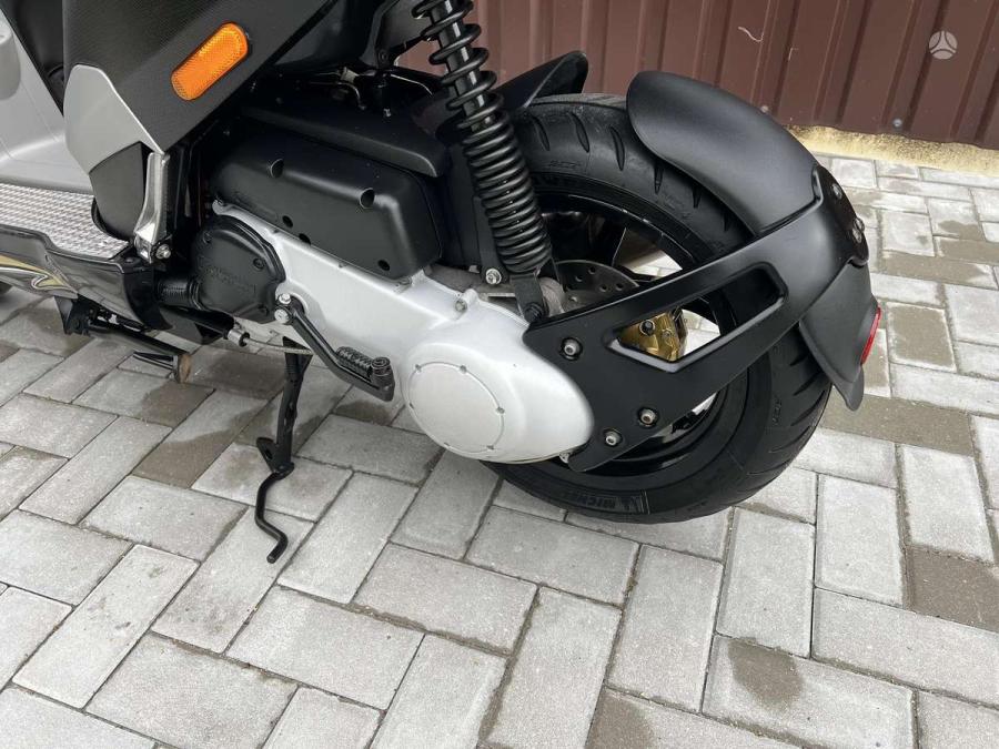 Черный Piaggio NRG 2010 в Каунас, объемом двигателя 49.00 л и пробегом 21 тыс. км за 1450 €, фото 12 на AUTOMOTO.COM.LV