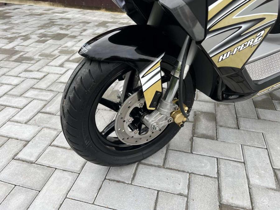 Черный Piaggio NRG 2010 в Каунас, объемом двигателя 49.00 л и пробегом 21 тыс. км за 1450 €, фото 13 на AUTOMOTO.COM.LV