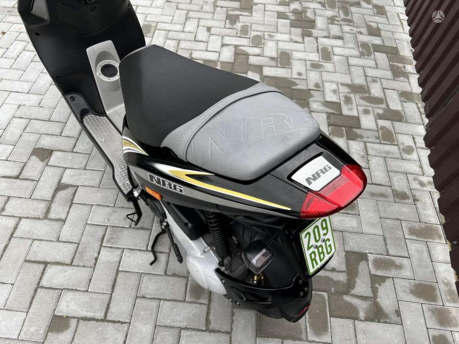 Черный Piaggio NRG 2010 в Каунас, объемом двигателя 49.00 л и пробегом 21 тыс. км за 1450 €, фото 14 на AUTOMOTO.COM.LV