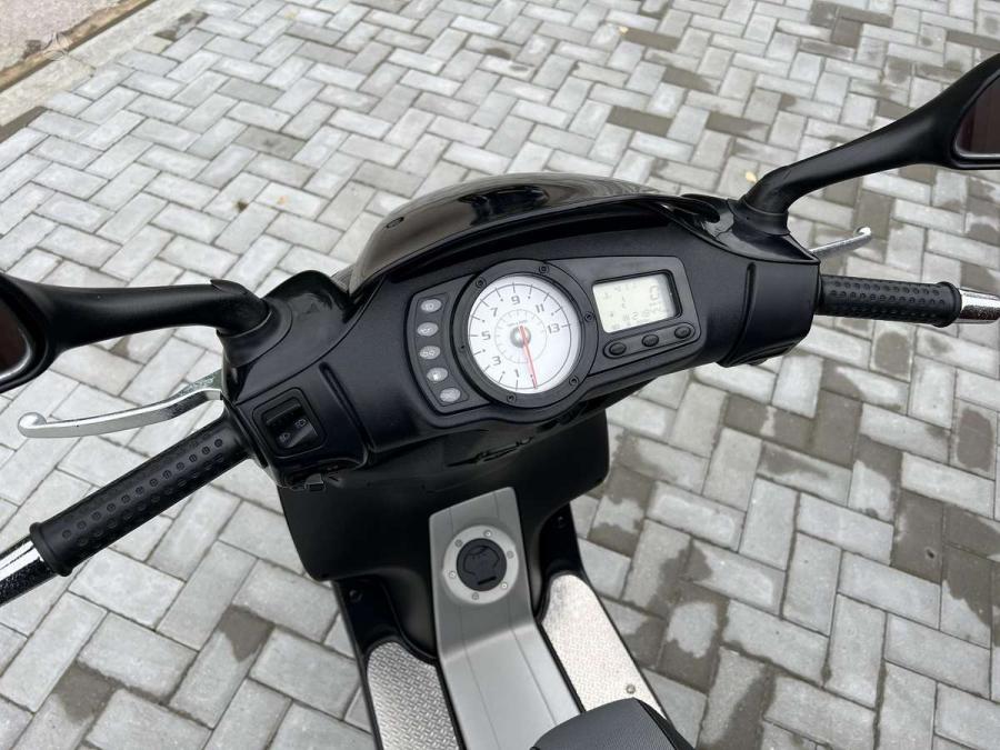 Черный Piaggio NRG 2010 в Каунас, объемом двигателя 49.00 л и пробегом 21 тыс. км за 1450 €, фото 15 на AUTOMOTO.COM.LV