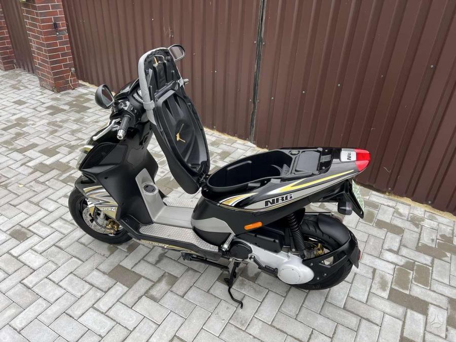 Черный Piaggio NRG 2010 в Каунас, объемом двигателя 49.00 л и пробегом 21 тыс. км за 1450 €, фото 16 на AUTOMOTO.COM.LV