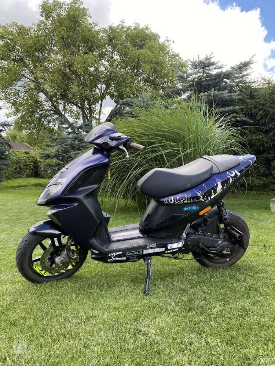 Black Piaggio NRG 2010 in Birzai, with an engine capacity of 50.00 L and mileage of 36 thousand km for 1000 €, photo 5 on AUTOMOTO.COM.LV