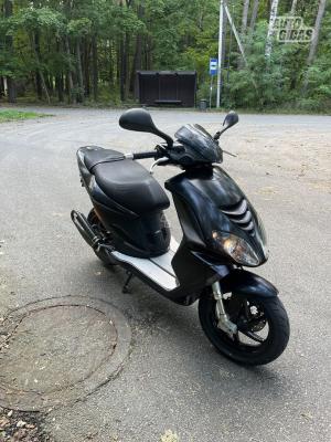 Black Piaggio NRG 2012 in Kaunas, with an engine capacity of 0.07 L and mileage of 23 thousand km for 1450 €, photo 3 on AUTOMOTO.COM.LV