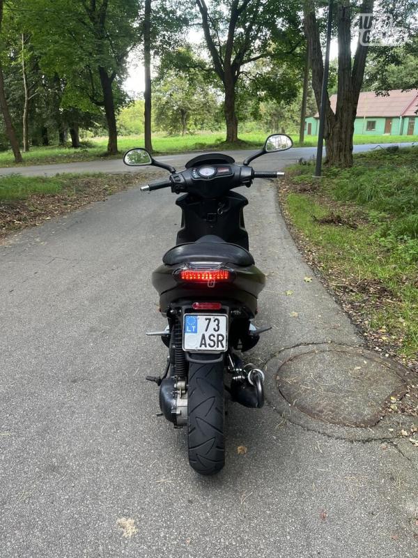 Черный Piaggio NRG 2012 в Каунас, объемом двигателя 0.07 л и пробегом 23 тыс. км за 1450 €, фото 5 на AUTOMOTO.COM.LV
