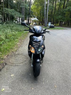 Black Piaggio NRG 2012 in Kaunas, with an engine capacity of 0.07 L and mileage of 23 thousand km for 1450 €, photo 7 on AUTOMOTO.COM.LV