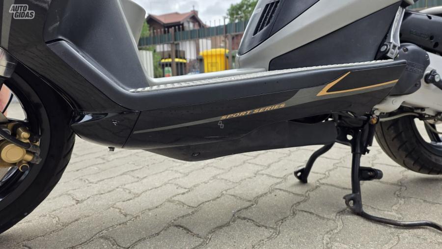 Black Piaggio NRG 2013 in Palanga, with an engine capacity of 0.05 L and mileage of 15 thousand km for 1450 €, photo 9 on AUTOMOTO.COM.LV