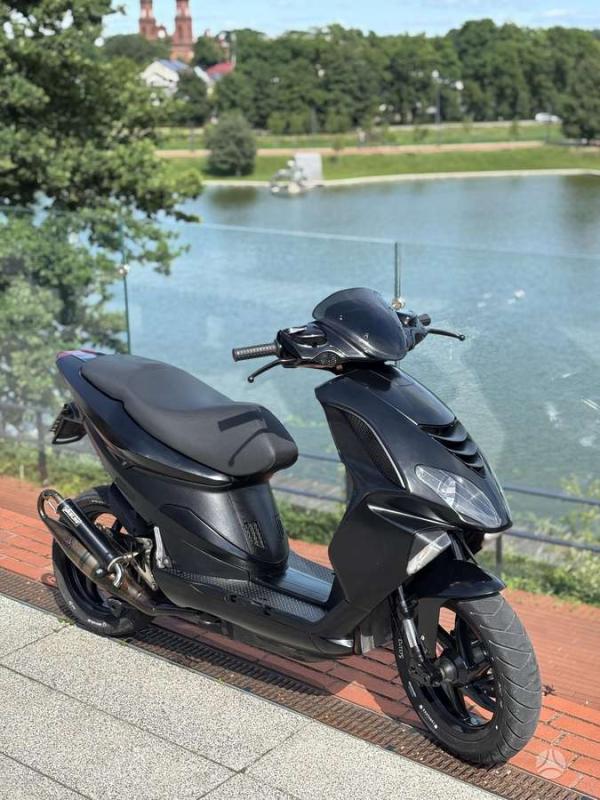 Black Piaggio NRG 2014 in Panevezys, with an engine capacity of 49.00 L and mileage of 2 thousand km for 1500 €, photo 1 on AUTOMOTO.COM.LV