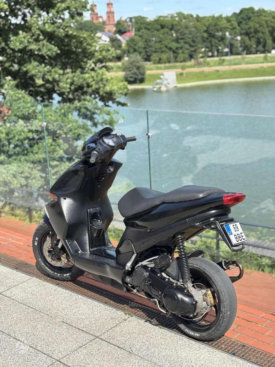 Black Piaggio NRG 2014 in Panevezys, with an engine capacity of 49.00 L and mileage of 2 thousand km for 1500 €, photo 5 on AUTOMOTO.COM.LV