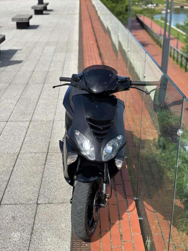 Black Piaggio NRG 2014 in Panevezys, with an engine capacity of 49.00 L and mileage of 2 thousand km for 1500 €, photo 5 on AUTOMOTO.COM.LV