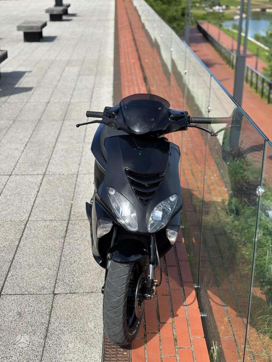 Black Piaggio NRG 2014 in Panevezys, with an engine capacity of 49.00 L and mileage of 2 thousand km for 1500 €, photo 6 on AUTOMOTO.COM.LV