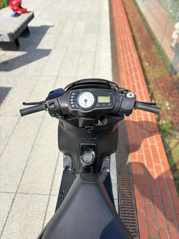 Black Piaggio NRG 2014 in Panevezys, with an engine capacity of 49.00 L and mileage of 2 thousand km for 1500 €, photo 7 on AUTOMOTO.COM.LV
