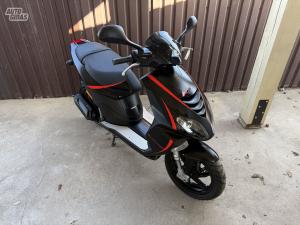 Melns Piaggio NRG 2015 Kauņa, ar dzinēja tilpumu 0.05 L un nobraukumu 12 tūkst. km par 1550 €, foto  vietnē AUTOMOTO.COM.LV
