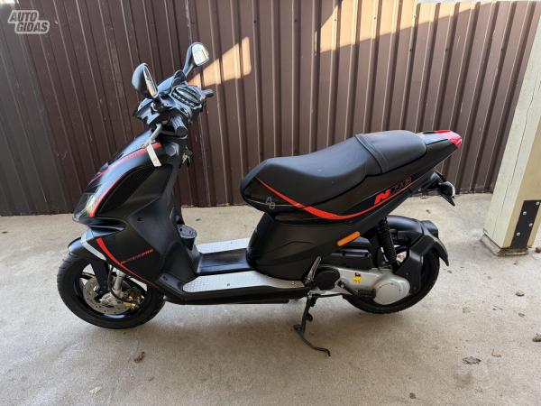 Black Piaggio NRG 2015 in Kaunas, with an engine capacity of 0.05 L and mileage of 12 thousand km for 1550 €, photo 7 on AUTOMOTO.COM.LV